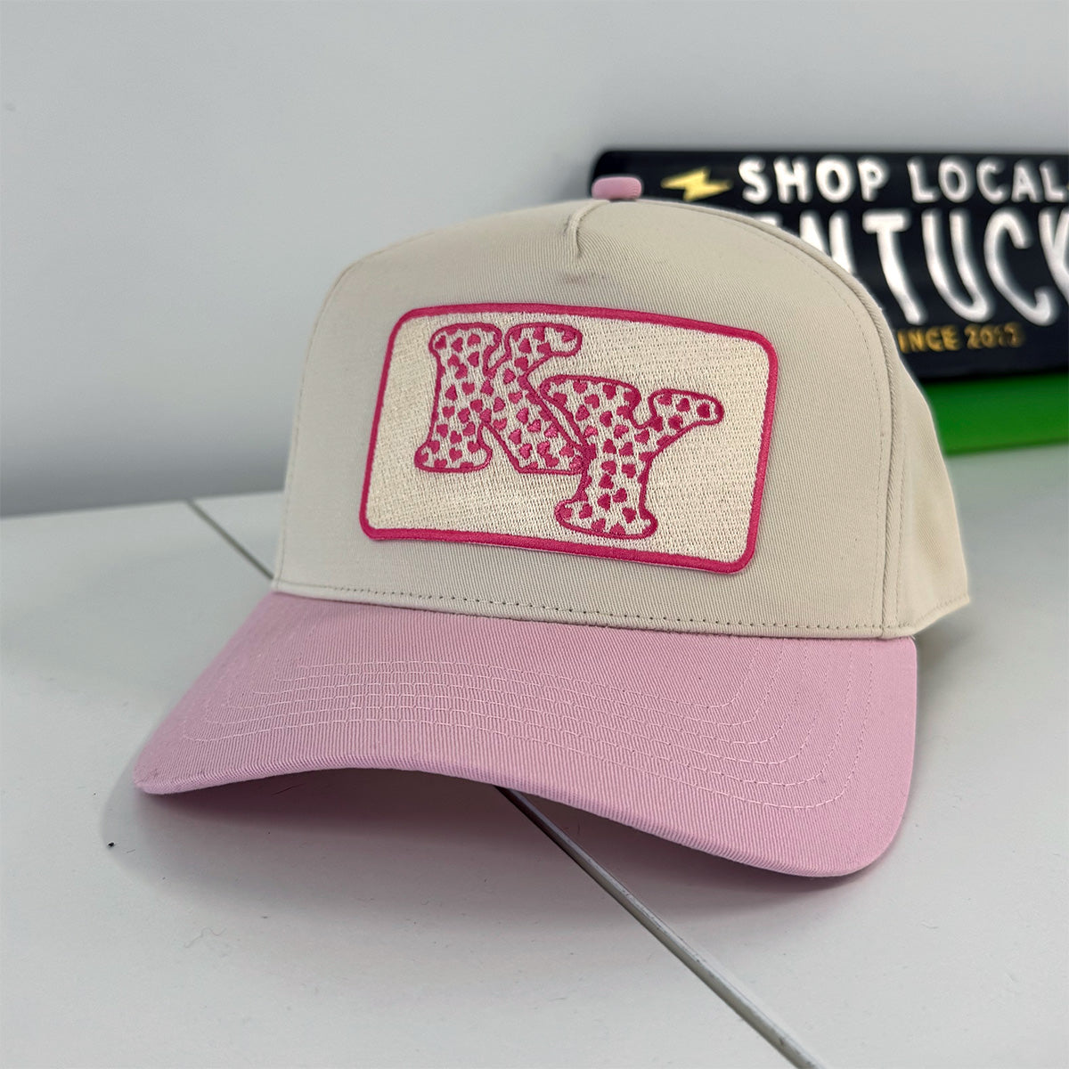 The KY Hearts Two-Tone Hat – The Kentucky Shop